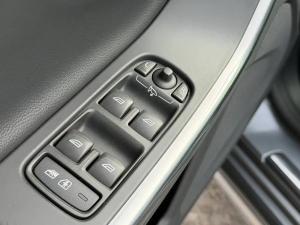 Grey Volvo V60 2017 in Riga, with an engine capacity of 2.00 L and mileage of 166 thousand km for 10900 €, photo 6 on AUTOMOTO.COM.LV