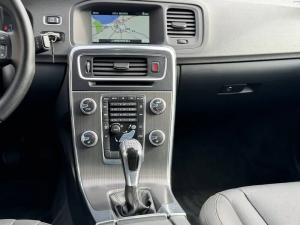 Grey Volvo V60 2017 in Riga, with an engine capacity of 2.00 L and mileage of 166 thousand km for 10900 €, photo 10 on AUTOMOTO.COM.LV