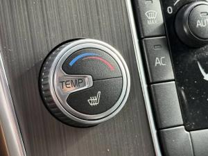Grey Volvo V60 2017 in Riga, with an engine capacity of 2.00 L and mileage of 166 thousand km for 10900 €, photo 12 on AUTOMOTO.COM.LV