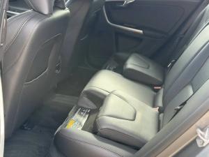 Grey Volvo V60 2017 in Riga, with an engine capacity of 2.00 L and mileage of 166 thousand km for 10900 €, photo 15 on AUTOMOTO.COM.LV