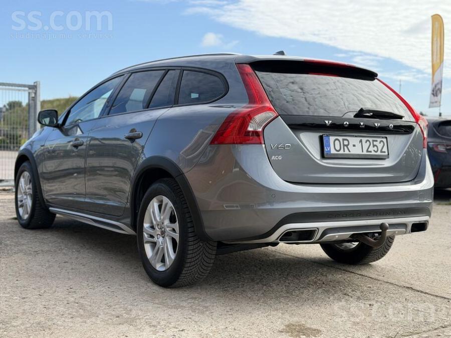 Pelēks Volvo V60 2017 Rīga, ar dzinēja tilpumu 2.00 L un nobraukumu 166 tūkst. km par 10900 €, foto 16 vietnē AUTOMOTO.COM.LV