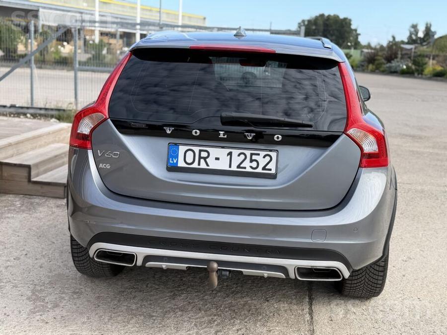 Pelēks Volvo V60 2017 Rīga, ar dzinēja tilpumu 2.00 L un nobraukumu 166 tūkst. km par 10900 €, foto 17 vietnē AUTOMOTO.COM.LV