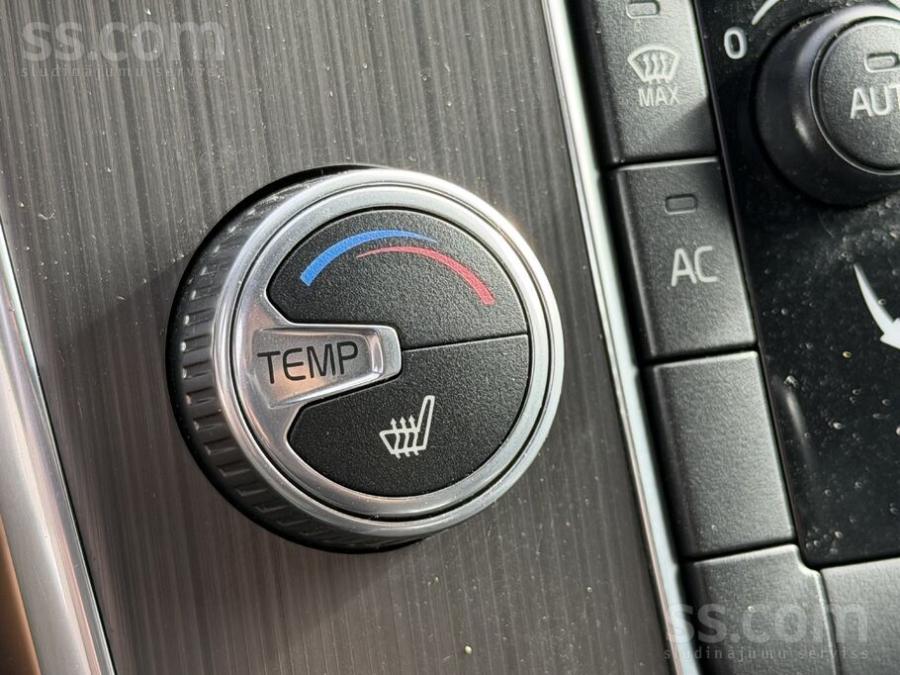 Pelēks Volvo V60 2017 Rīga, ar dzinēja tilpumu 2.00 L un nobraukumu 166 tūkst. km par 10900 €, foto 21 vietnē AUTOMOTO.COM.LV