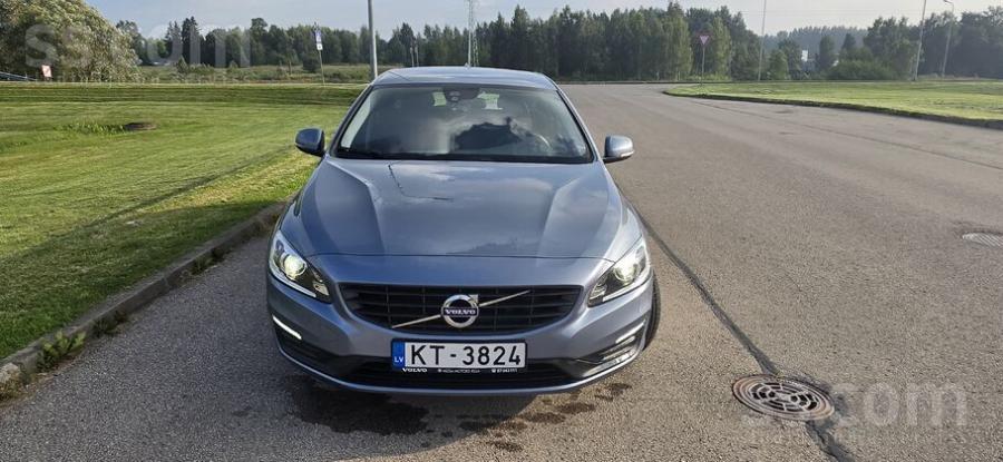 Pelēks Volvo V60 2017 Ogre, ar dzinēja tilpumu 2.00 L un nobraukumu 130 tūkst. km par 11500 €, foto 3 vietnē AUTOMOTO.COM.LV