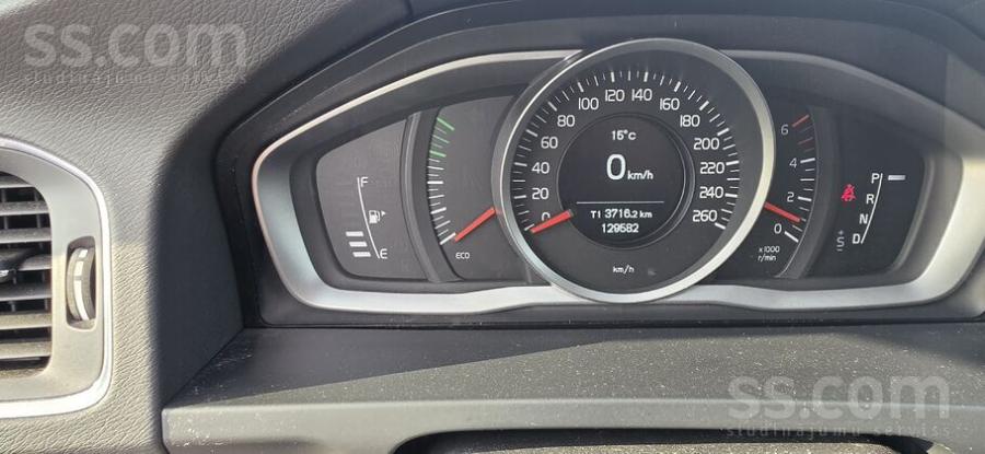 Pelēks Volvo V60 2017 Ogre, ar dzinēja tilpumu 2.00 L un nobraukumu 130 tūkst. km par 11500 €, foto 8 vietnē AUTOMOTO.COM.LV