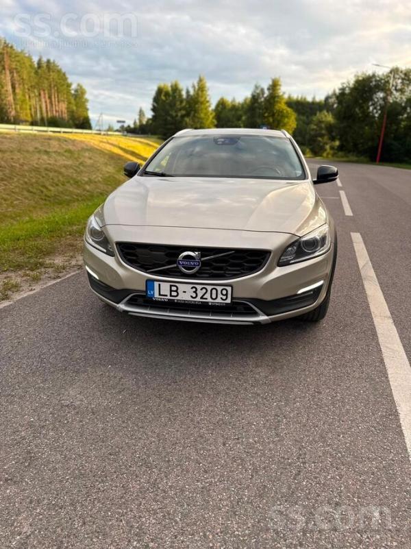Серый Вольво B60 2017 в Екабпилс, объемом двигателя 2.00 л и пробегом 188 тыс. км за 11999 €, фото 3 на AUTOMOTO.COM.LV