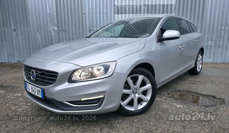 Grey Volvo V60 2017 in Tallinn, with an engine capacity of 2.00 L and mileage of 238 thousand km for 8290 €, photo 1 on AUTOMOTO.COM.LV