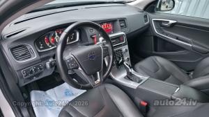 Grey Volvo V60 2017 in Tallinn, with an engine capacity of 2.00 L and mileage of 238 thousand km for 8290 €, photo 12 on AUTOMOTO.COM.LV
