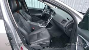 Grey Volvo V60 2017 in Tallinn, with an engine capacity of 2.00 L and mileage of 238 thousand km for 8290 €, photo 13 on AUTOMOTO.COM.LV