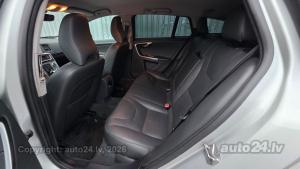 Grey Volvo V60 2017 in Tallinn, with an engine capacity of 2.00 L and mileage of 238 thousand km for 8290 €, photo 15 on AUTOMOTO.COM.LV