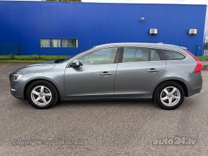 Grey Volvo V60 2017 in Paide, with an engine capacity of 2.00 L and mileage of 224 thousand km for 10490 €, photo 4 on AUTOMOTO.COM.LV