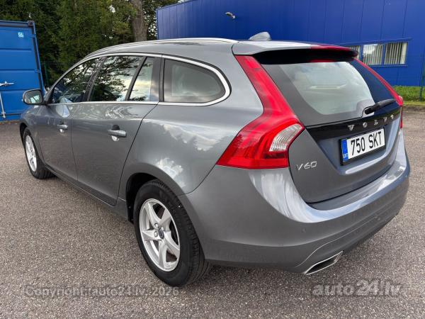 Volvo V60 2017 Paide vietnē Pelēks Volvo V60 2017 Paide, ar dzinēja tilpumu 2.00 L un nobraukumu 224 tūkst. km par 10490 €, foto 5 vietnē AUTOMOTO.COM.LV