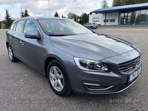 Grey Volvo V60 2017 in Paide, with an engine capacity of 2.00 L and mileage of 224 thousand km for 10490 €, photo 7 on AUTOMOTO.COM.LV