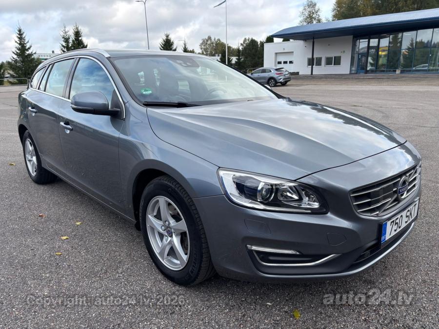 Grey Volvo V60 2017 in Paide, with an engine capacity of 2.00 L and mileage of 224 thousand km for 10490 €, photo 7 on AUTOMOTO.COM.LV