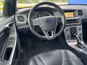 Grey Volvo V60 2017 in Paide, with an engine capacity of 2.00 L and mileage of 224 thousand km for 10490 €, photo 11 on AUTOMOTO.COM.LV