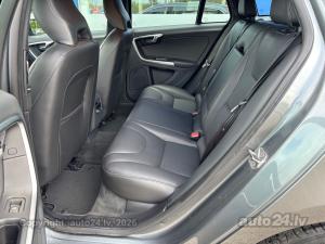Grey Volvo V60 2017 in Paide, with an engine capacity of 2.00 L and mileage of 224 thousand km for 10490 €, photo 13 on AUTOMOTO.COM.LV
