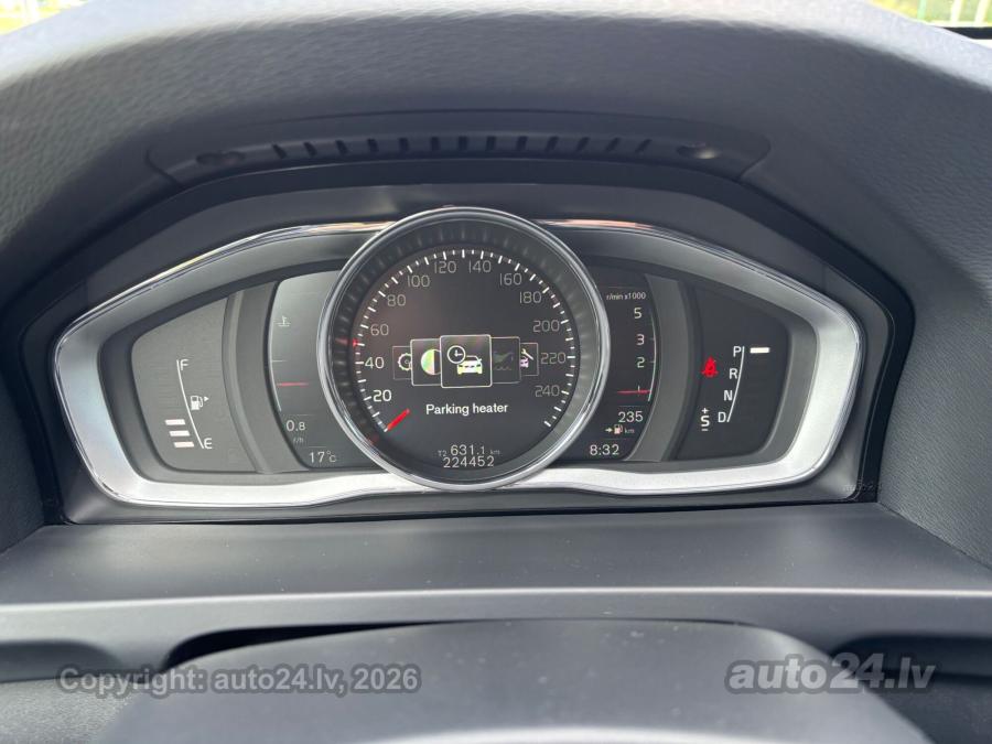 Grey Volvo V60 2017 in Paide, with an engine capacity of 2.00 L and mileage of 224 thousand km for 10490 €, photo 15 on AUTOMOTO.COM.LV
