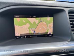 Grey Volvo V60 2017 in Paide, with an engine capacity of 2.00 L and mileage of 224 thousand km for 10490 €, photo 17 on AUTOMOTO.COM.LV