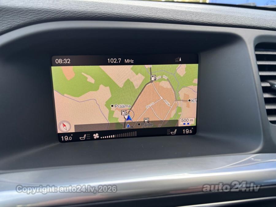 Grey Volvo V60 2017 in Paide, with an engine capacity of 2.00 L and mileage of 224 thousand km for 10490 €, photo 17 on AUTOMOTO.COM.LV