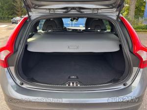 Grey Volvo V60 2017 in Paide, with an engine capacity of 2.00 L and mileage of 224 thousand km for 10490 €, photo 26 on AUTOMOTO.COM.LV