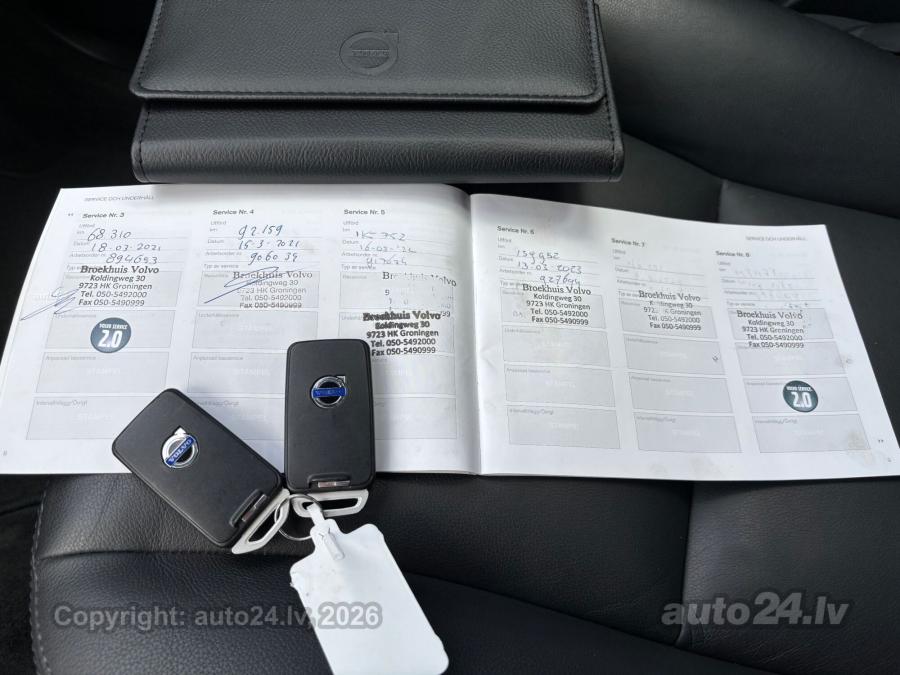 Grey Volvo V60 2017 in Paide, with an engine capacity of 2.00 L and mileage of 224 thousand km for 10490 €, photo 30 on AUTOMOTO.COM.LV