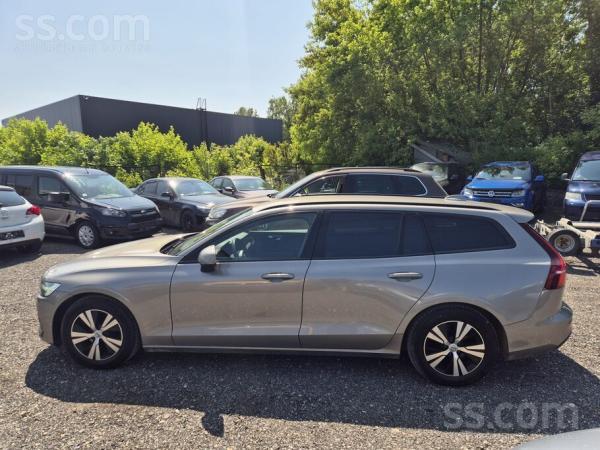 Pelēks Volvo V60 2018 Rīga, ar dzinēja tilpumu 2.00 L un nobraukumu 219 tūkst. km par 14590 €, foto 9 vietnē AUTOMOTO.COM.LV
