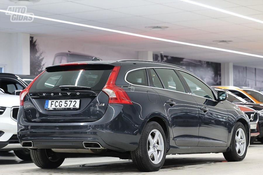 Grey Volvo V60 2018 in Kaunas, with an engine capacity of 0.00 L and mileage of 92 thousand km for 23418 €, photo 8 on AUTOMOTO.COM.LV