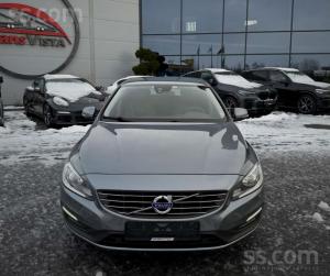 Grey Volvo V60 2018 in Telschi, with an engine capacity of 2.00 L and mileage of 268 thousand km for 7699 €, photo 2 on AUTOMOTO.COM.LV