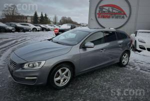 Grey Volvo V60 2018 in Telschi, with an engine capacity of 2.00 L and mileage of 268 thousand km for 7699 €, photo 7 on AUTOMOTO.COM.LV