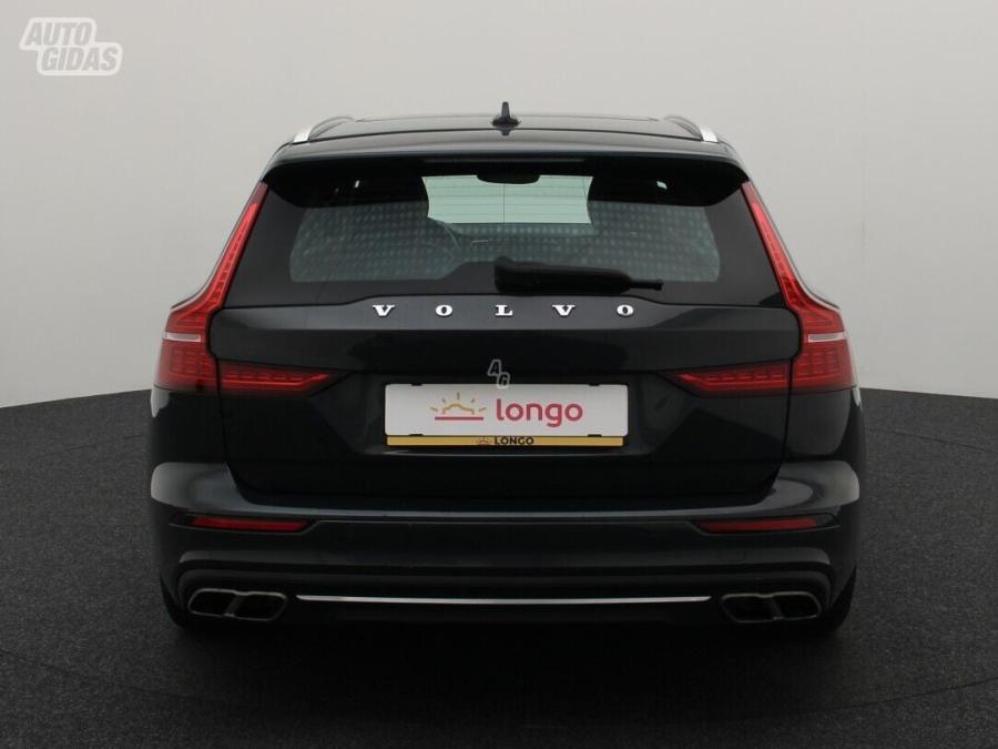 Grey Volvo V60 2018 in Vilnius, with an engine capacity of 2.00 L and mileage of 219 thousand km for 17199 €, photo 5 on AUTOMOTO.COM.LV