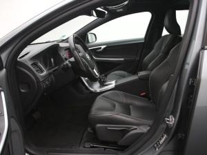 Pelēks Volvo V60 2018 Viļņa, ar dzinēja tilpumu 2.00 L un nobraukumu 206 tūkst. km par 13699 €, foto 4 vietnē AUTOMOTO.COM.LV