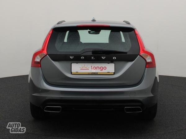 Grey Volvo V60 2018 in Vilnius, with an engine capacity of 2.00 L and mileage of 206 thousand km for 13699 €, photo 5 on AUTOMOTO.COM.LV