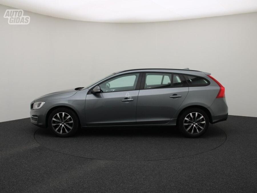Pelēks Volvo V60 2018 Viļņa, ar dzinēja tilpumu 2.00 L un nobraukumu 206 tūkst. km par 13699 €, foto 6 vietnē AUTOMOTO.COM.LV