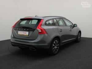 Pelēks Volvo V60 2018 Viļņa, ar dzinēja tilpumu 2.00 L un nobraukumu 206 tūkst. km par 13699 €, foto 8 vietnē AUTOMOTO.COM.LV