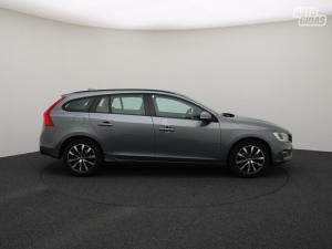 Pelēks Volvo V60 2018 Viļņa, ar dzinēja tilpumu 2.00 L un nobraukumu 206 tūkst. km par 13699 €, foto 9 vietnē AUTOMOTO.COM.LV