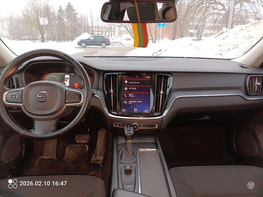 Pelēks Volvo V60 2018 Kretinga, ar dzinēja tilpumu 1.97 L un nobraukumu 320 tūkst. km par 9800 €, foto 7 vietnē AUTOMOTO.COM.LV