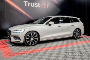 Pelēks Volvo V60 2018 Pērnava, ar dzinēja tilpumu 2.00 L un nobraukumu 209 tūkst. km par 18900 €, foto 5 vietnē AUTOMOTO.COM.LV
