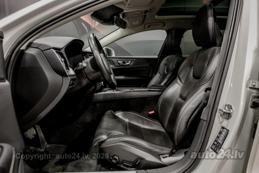 Pelēks Volvo V60 2018 Pērnava, ar dzinēja tilpumu 2.00 L un nobraukumu 209 tūkst. km par 18900 €, foto 14 vietnē AUTOMOTO.COM.LV