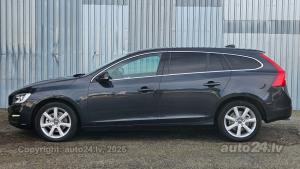 Grey Volvo V60 2018 in Tallinn, with an engine capacity of 2.00 L and mileage of 161 thousand km for 9950 €, photo 5 on AUTOMOTO.COM.LV