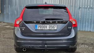 Grey Volvo V60 2018 in Tallinn, with an engine capacity of 2.00 L and mileage of 161 thousand km for 9950 €, photo 8 on AUTOMOTO.COM.LV
