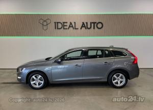 Grey Volvo V60 2018 in Tallinn, with an engine capacity of 1.97 L and mileage of 117 thousand km for 11490 €, photo 2 on AUTOMOTO.COM.LV