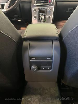 Grey Volvo V60 2018 in Tallinn, with an engine capacity of 1.97 L and mileage of 117 thousand km for 11490 €, photo 19 on AUTOMOTO.COM.LV