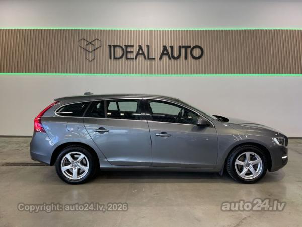 Pelēks Volvo V60 2018 Tallina, ar dzinēja tilpumu 1.97 L un nobraukumu 117 tūkst. km par 11490 €, foto 3 vietnē AUTOMOTO.COM.LV