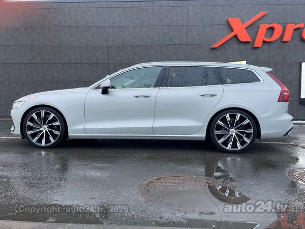 Pelēks Volvo V60 2018 Tallina, ar dzinēja tilpumu 2.00 L un nobraukumu 215 tūkst. km par 20900 €, foto 1 vietnē AUTOMOTO.COM.LV