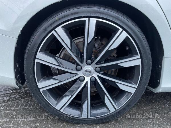 Pelēks Volvo V60 2018 Tallina, ar dzinēja tilpumu 2.00 L un nobraukumu 215 tūkst. km par 20900 €, foto 6 vietnē AUTOMOTO.COM.LV