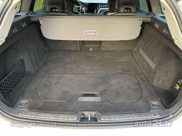 Pelēks Volvo V60 2018 Tallina, ar dzinēja tilpumu 2.00 L un nobraukumu 215 tūkst. km par 20900 €, foto 11 vietnē AUTOMOTO.COM.LV