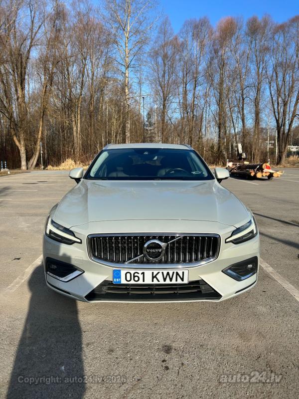 Grey Volvo V60 2018 in Tartu, with an engine capacity of 2.00 L and mileage of 209 thousand km for 17000 €, photo 2 on AUTOMOTO.COM.LV