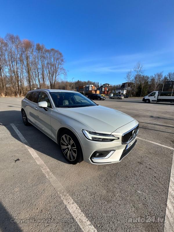 Grey Volvo V60 2018 in Tartu, with an engine capacity of 2.00 L and mileage of 209 thousand km for 17000 €, photo 5 on AUTOMOTO.COM.LV