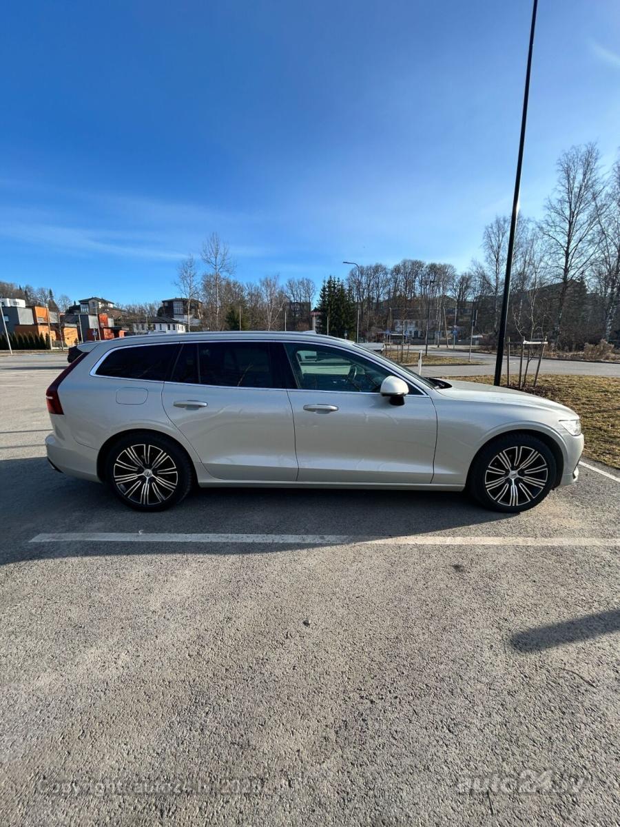 Pelēks Volvo V60 2018 Tartu, ar dzinēja tilpumu 2.00 L un nobraukumu 209 tūkst. km par 17000 €, foto 7 vietnē AUTOMOTO.COM.LV