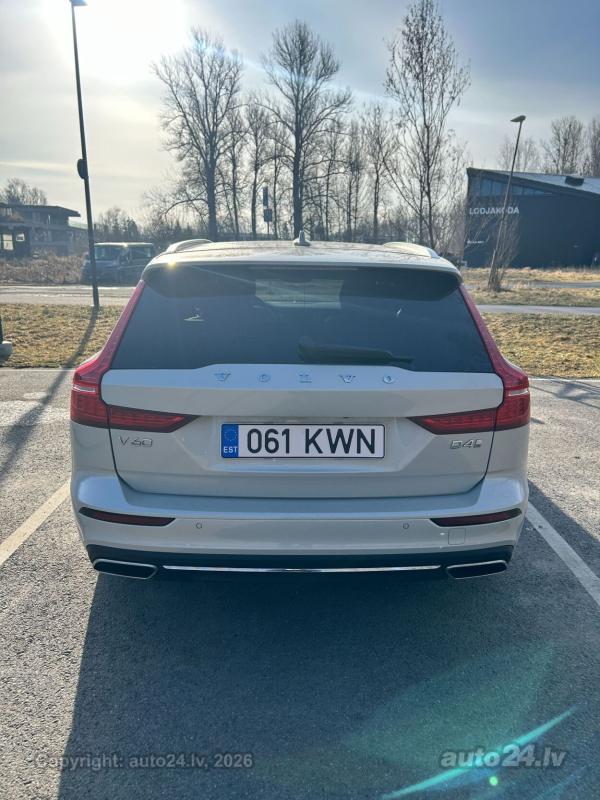 Grey Volvo V60 2018 in Tartu, with an engine capacity of 2.00 L and mileage of 209 thousand km for 17000 €, photo 8 on AUTOMOTO.COM.LV